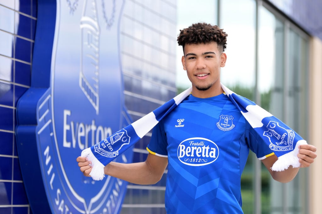 Finch Farm sensation now set to sign new Everton contract