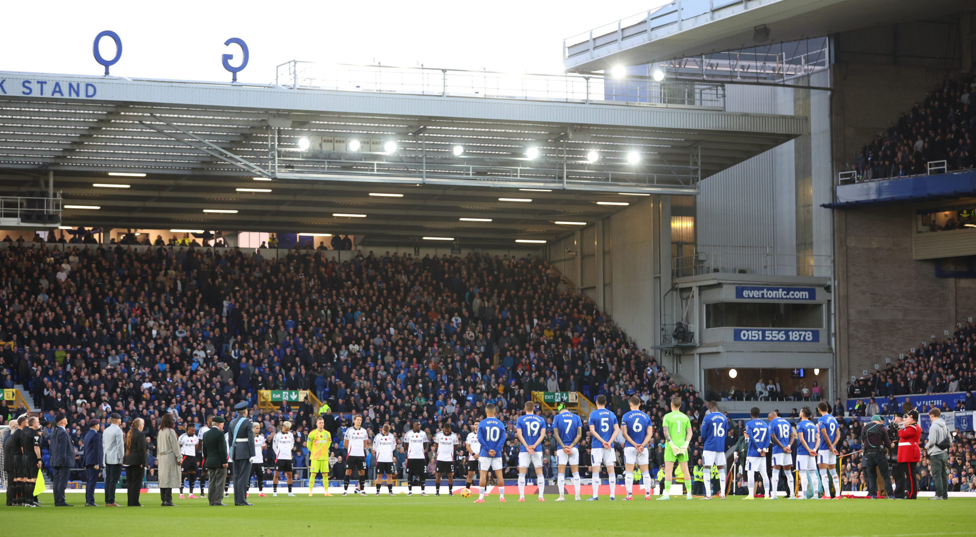 'Stealing a living'... Everton fans all in agreement over player who ...