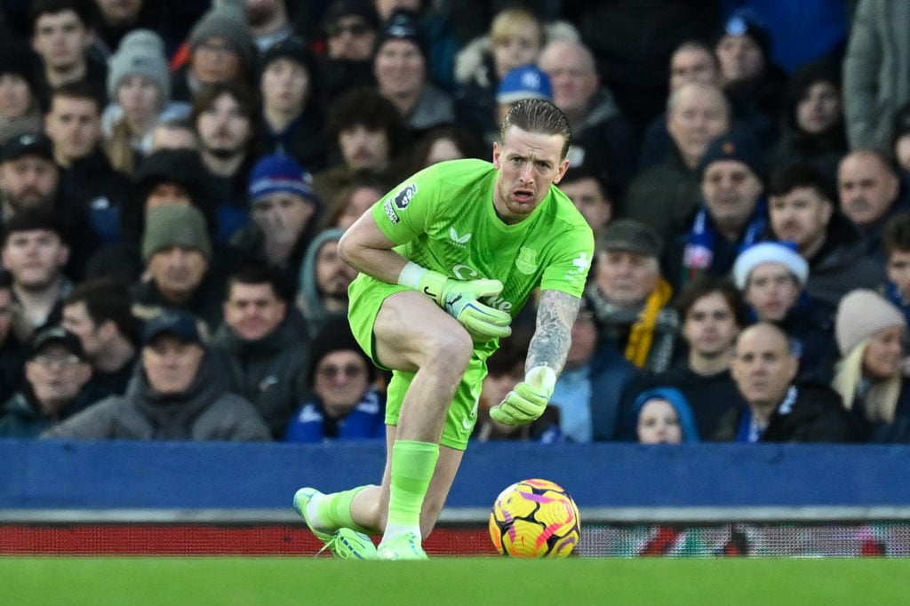 Why a furious Jordan Pickford was seen 'berating' some of his Everton ...