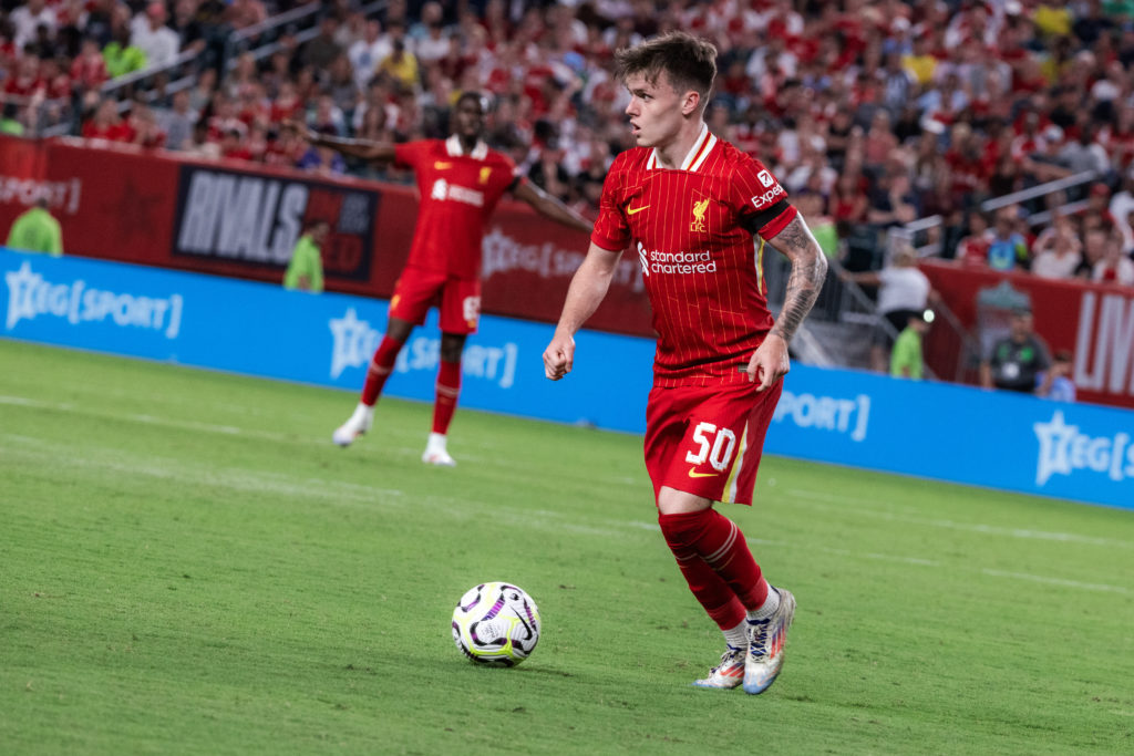 Everton fans are all saying the same thing about Liverpool winger Ben ...