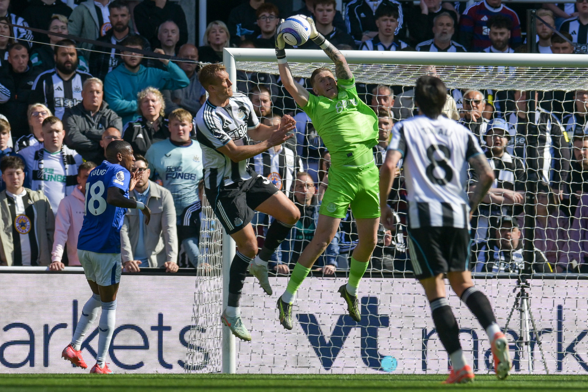 What Everton fans sang mocking Newcastle United in their 1-0 victory at ...