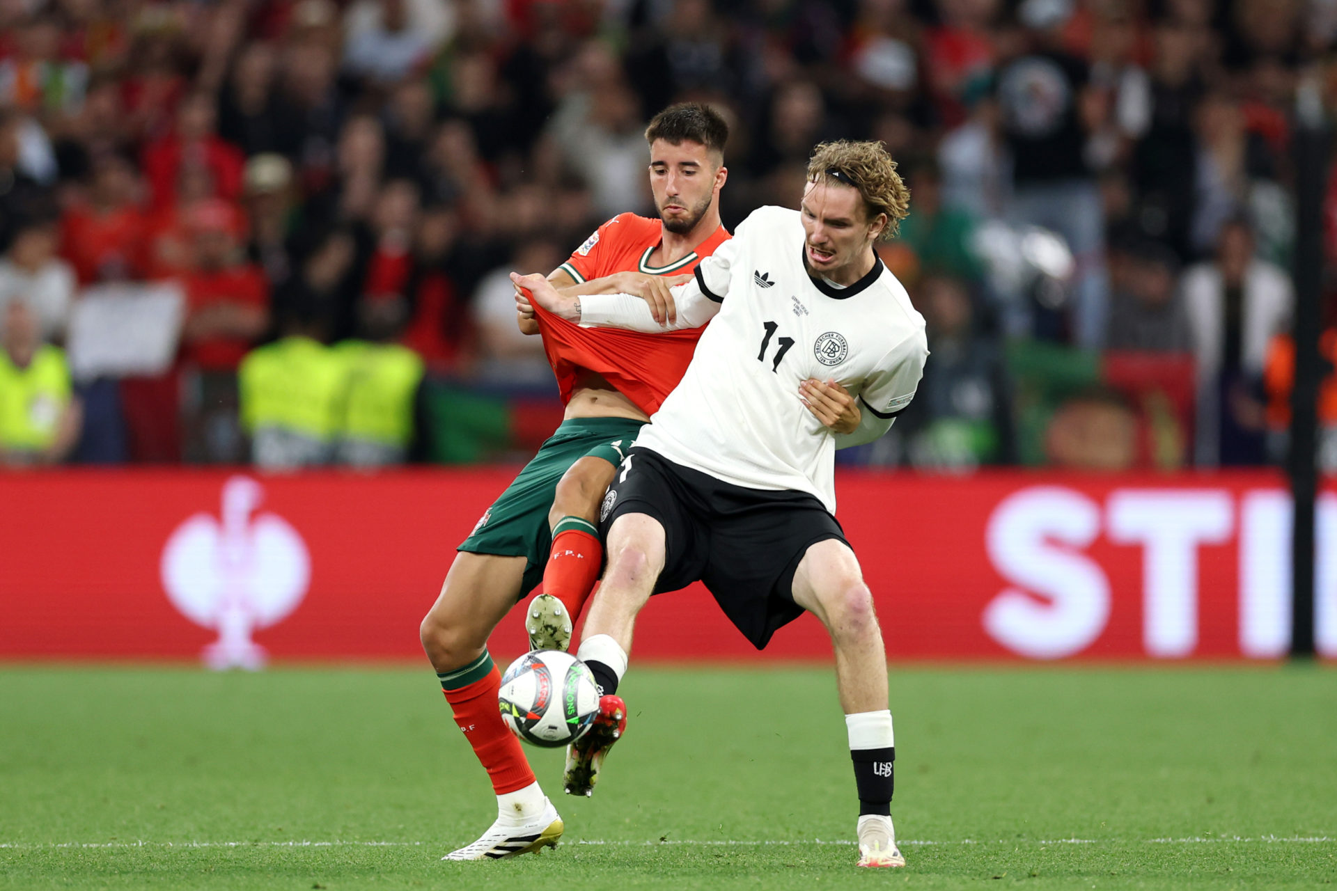 German media issue their verdict on Everton target Nick Woltemade’s ...