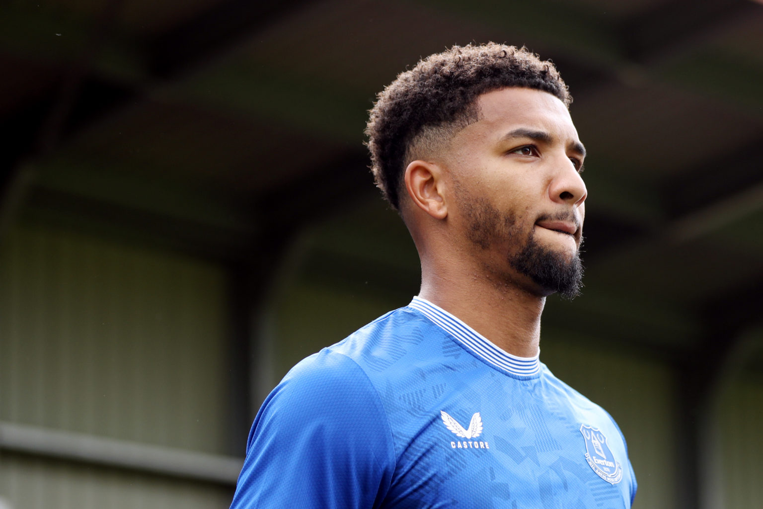 Player who's just left Everton has now made a shock free transfer to Qatar