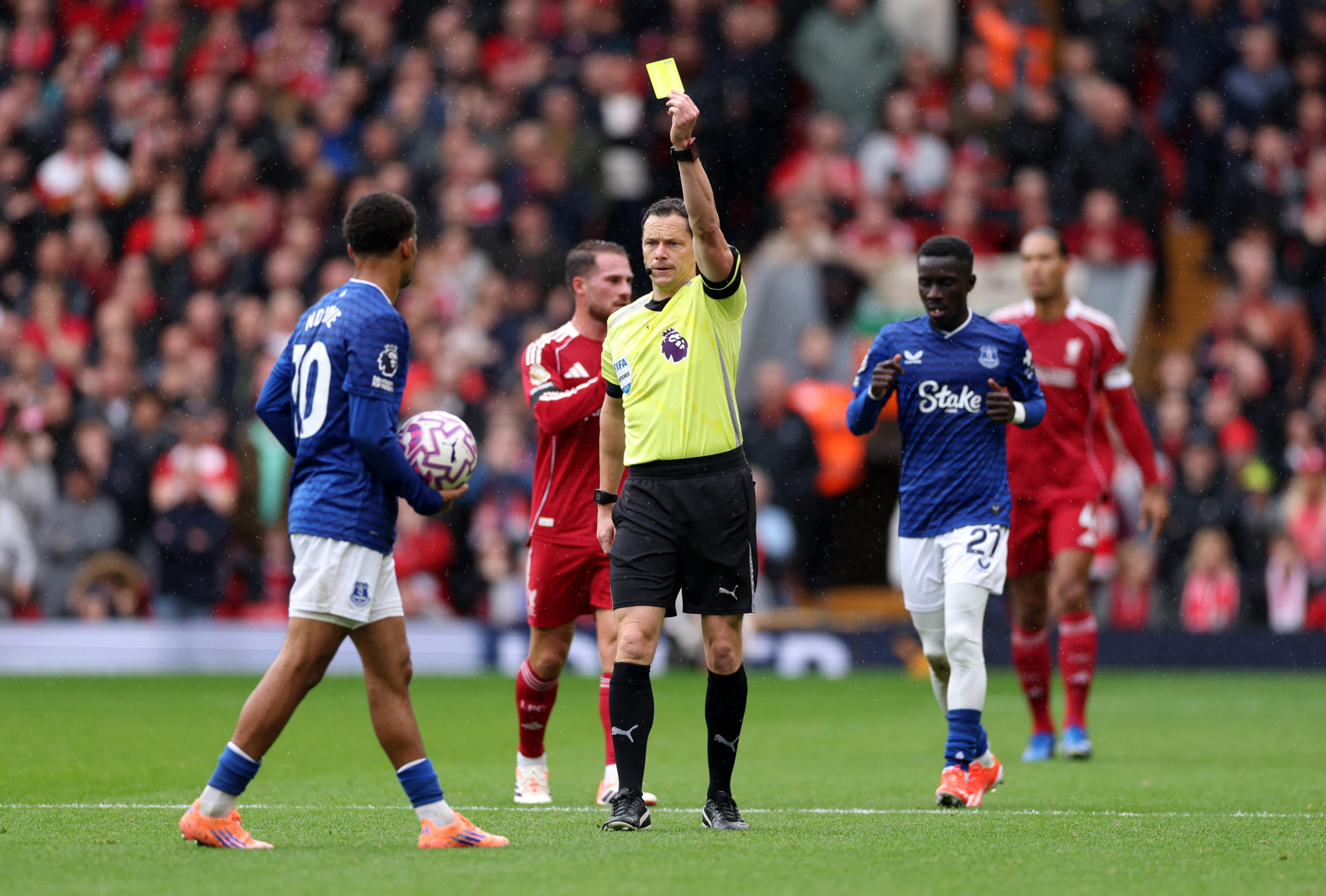Chris Foy flips the tables after hearing 'disappointing' Everton ...