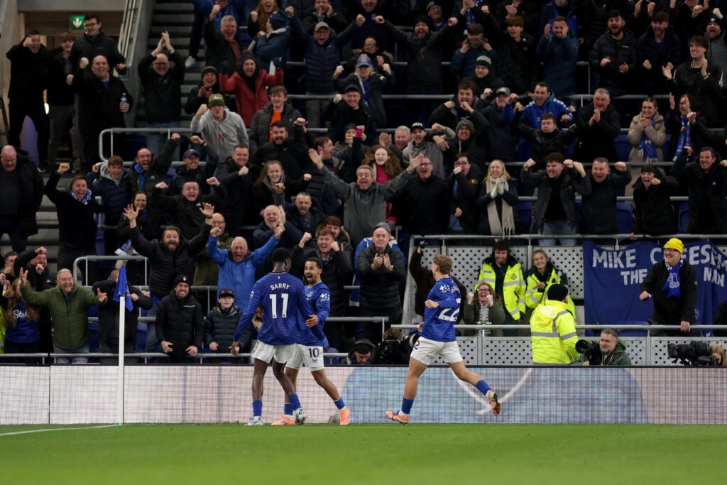 What Everton match-goers did speaks volumes about Thierno Barry after ...