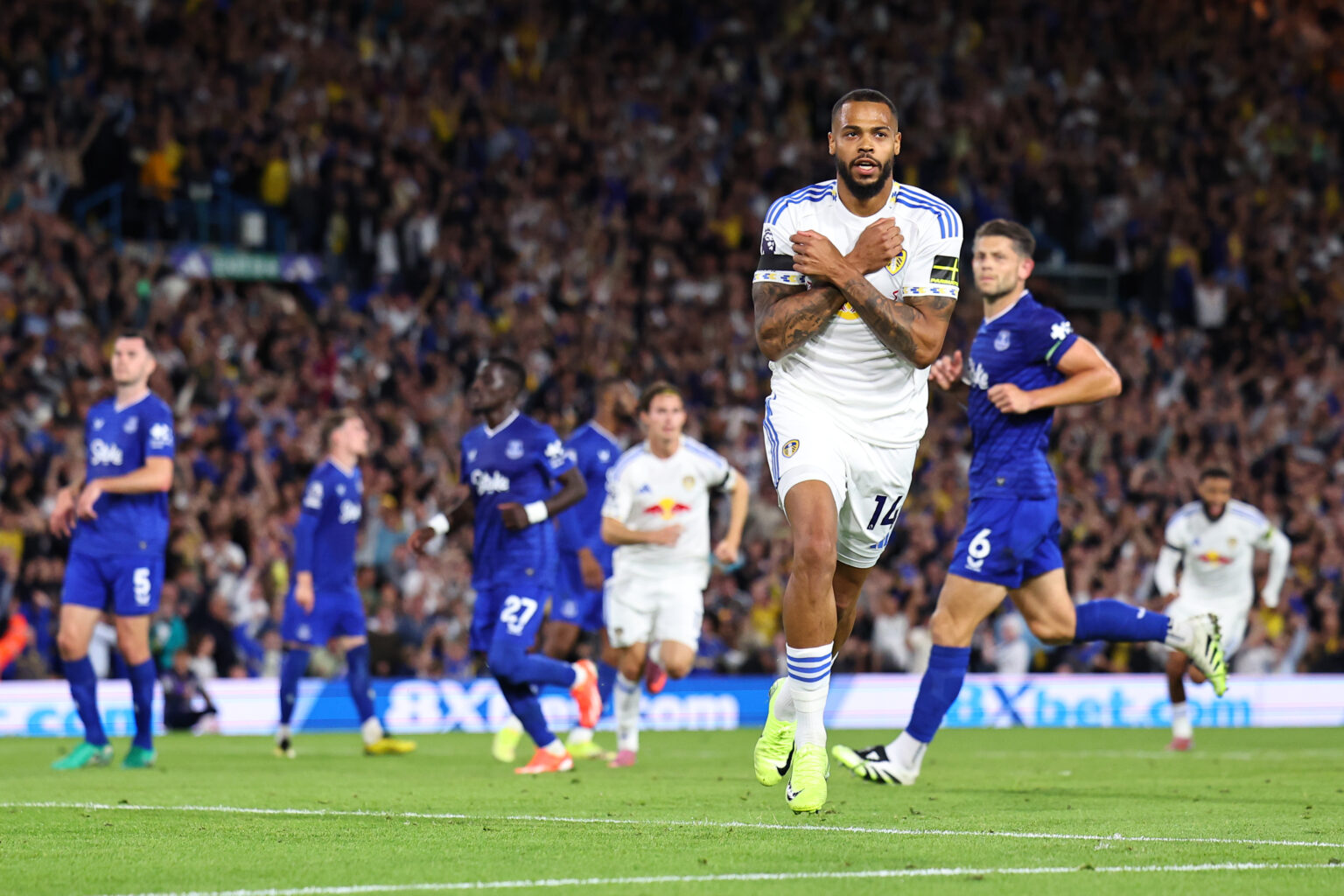Leeds United could face Everton with a David Moyes target in their team ...
