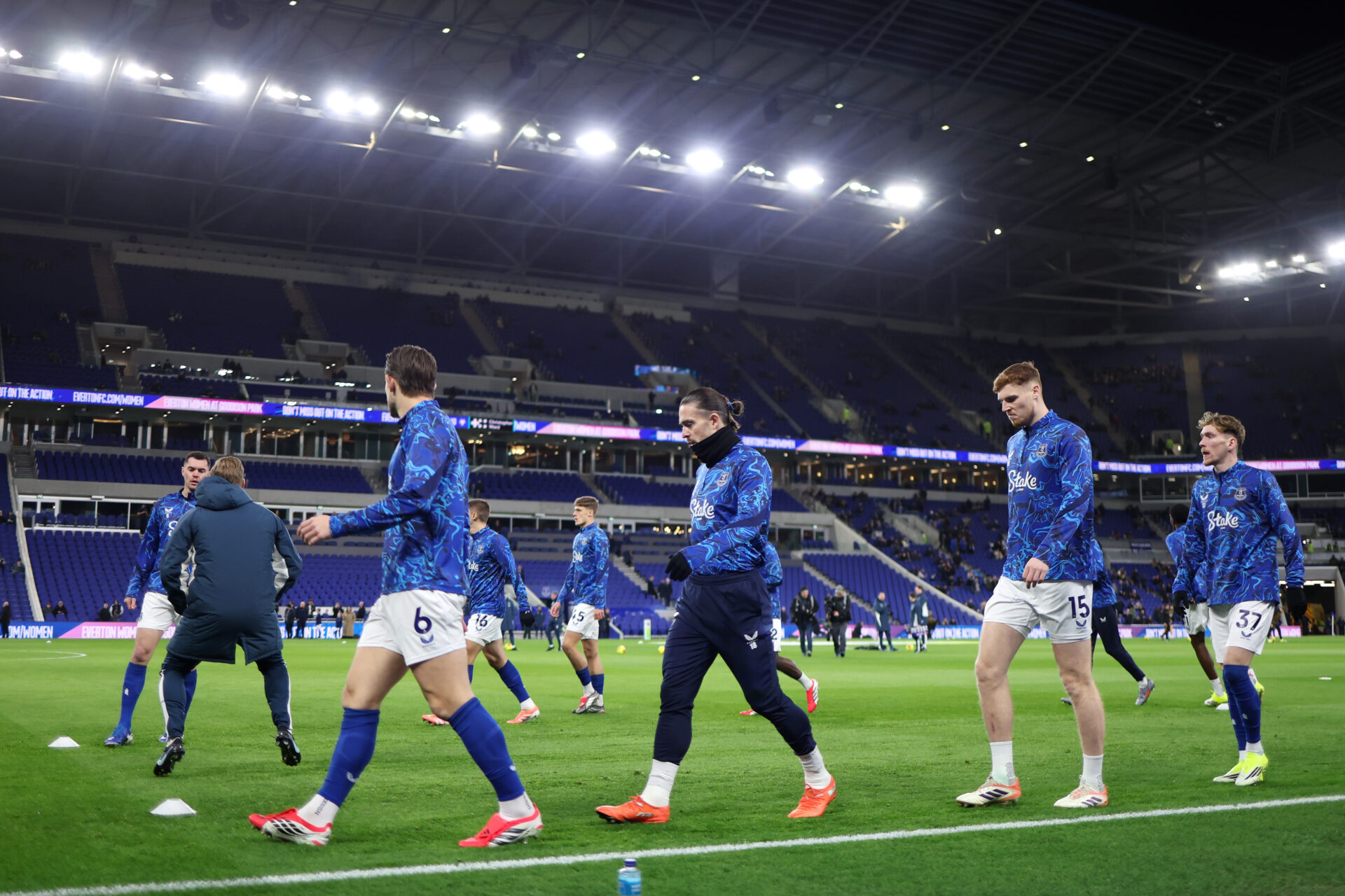 Everton coaches left so impressed as 18-year-old prospect shines in ...